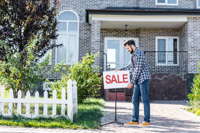 The 12 Stages of Selling a House